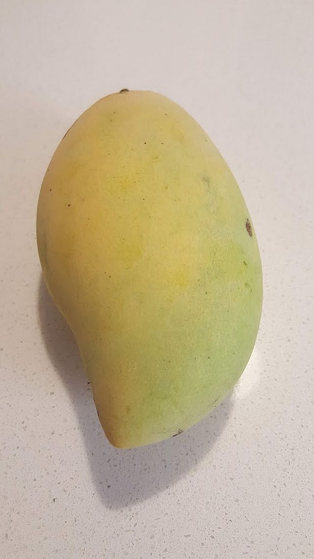 Thai green mango salat med crispy pork - Dansker i Thailand