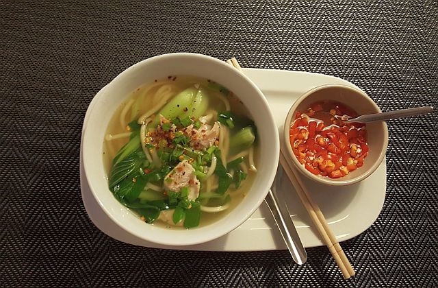 3-trins raket på en kylling - mad til 3 dage - Dansker i Thailand